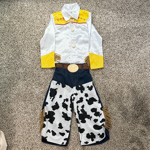 Disney | Costumes | Disney Jesse Kids Costume With Yellow And White ...